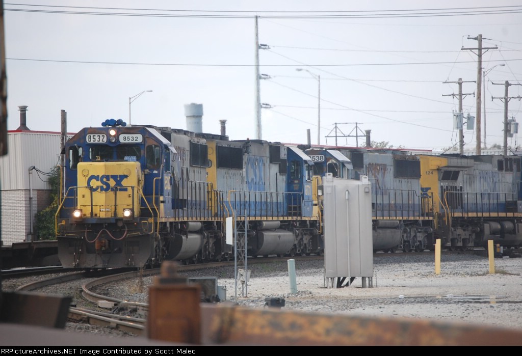 CSX 8532, 8701, 8538 & 124
